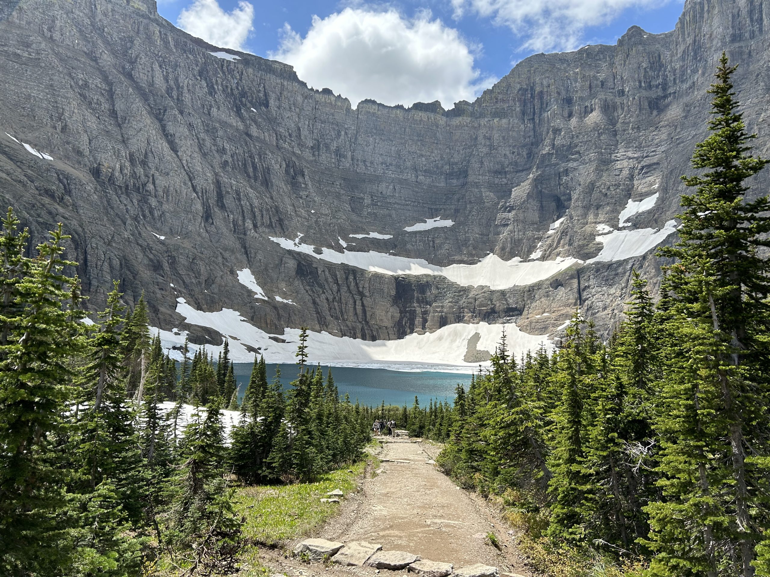 Hike de Iceberg Lake Trail in Glacier National Park - Roadtrip.nl